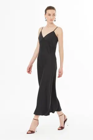 GIZIA Sleeveless Strappy V-neck Midi Dress
