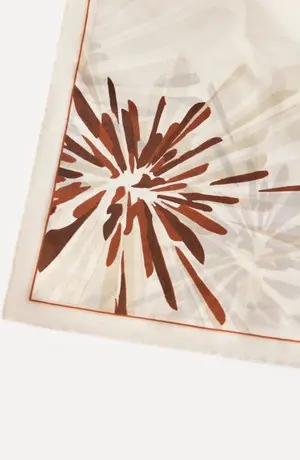 Brunello Cucinelli Bloom Print Pongee Foulard - Beige