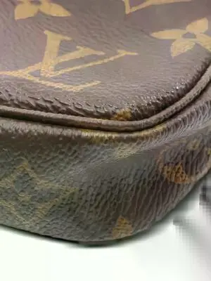 LOUIS VUITTON 2000 Monogram Pochette