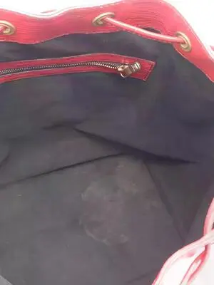 LOUIS VUITTON 1990 Noé Épi-leather Bucket Bag