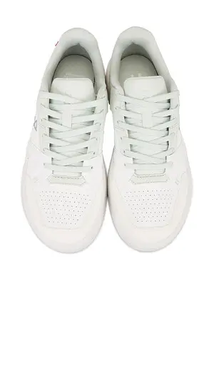 On The Roger Clubhouse Sneaker - White