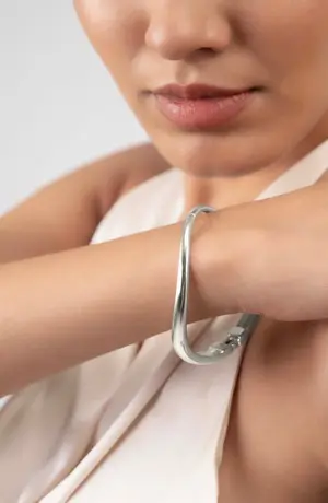 NAVEDA Soléne Bangle - Silver