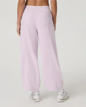 Vuori Sedona Barrel Crop Sweatpant - Lilac Breeze