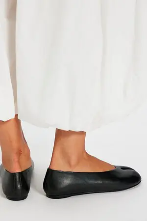 Jeffrey Campbell Pit Lane Tabi Flats - Black
