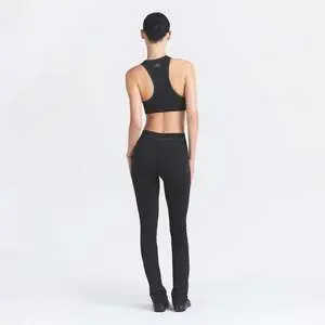 SKIMS Racer Front Bra | Black | | Nike Ribbed Seamless - Obsidian
