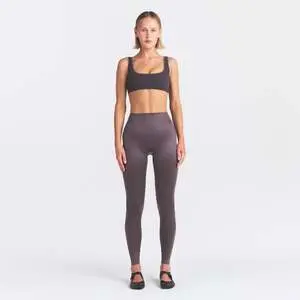 SKIMS Micro Scoop Bra | Deep Neutral | | Nike Ribbed Seamless - Phoenix