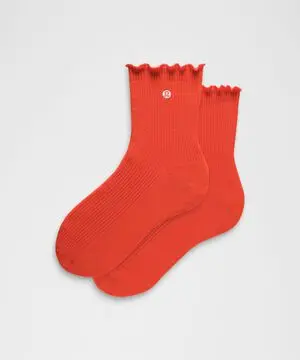 Lululemon Lettuce Edge Quarter Socks - Cherry Ember/coconut Ivory