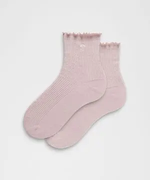 Lululemon Lettuce Edge Quarter Socks - Porcelain Pink/coconut Ivory