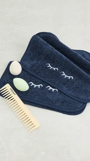 WEEZIE Makeup Towel