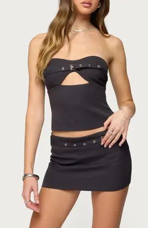 EDIKTED Jazi Grommet Strapless Crop Top