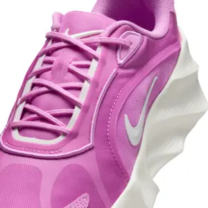 Nike Aura Edge Shoes