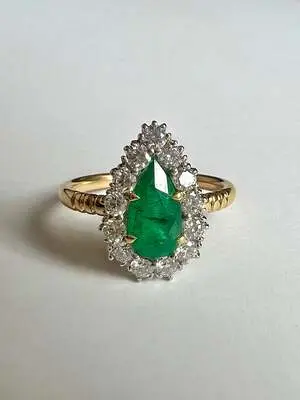 23CARAT Pear-cut Emerald And Diamond Ring - One-color