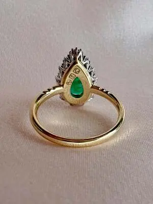 23CARAT Pear-cut Emerald And Diamond Ring