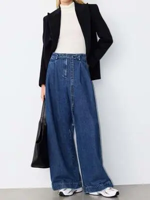 GWYN Ultrawide Pleated Jeans