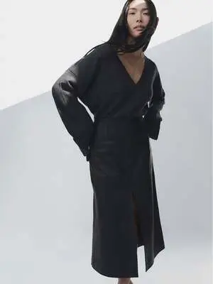 GWYN Boyfriend V-neck Sweater