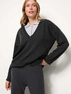 GWYN Boyfriend V-neck Sweater