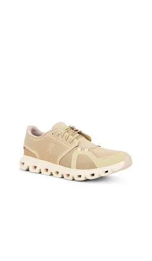 On 6 Athletic Sneakers