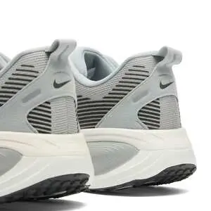 Nike Vomero 18 Sneaker - Wolf Grey/anthracite/pure Platinum