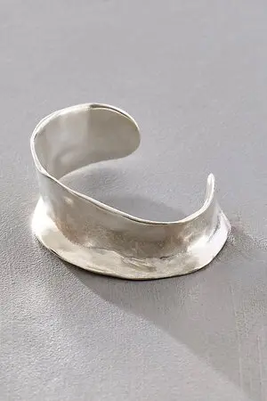 TAKARA Passage Cuff - Silver