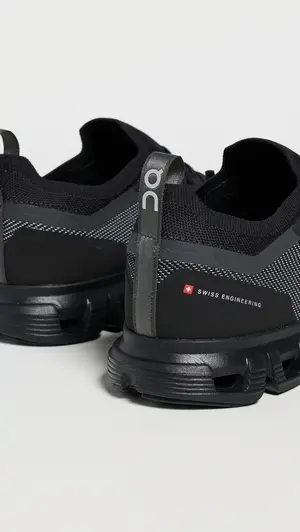 On Cloud 6 Versa Sneakers - Black Eclipse