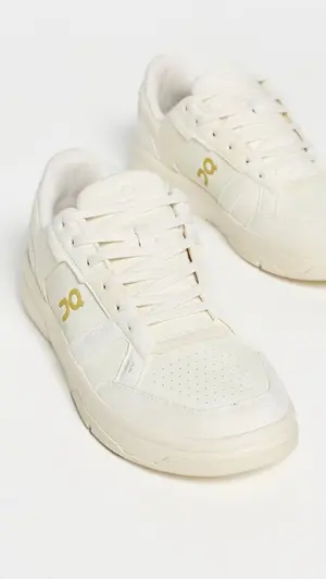 On The Roger Clubhouse Ace Sneakers - Ivory/dew