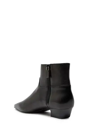 STUART WEITZMAN Stassi 20 Leather Ankle Boots