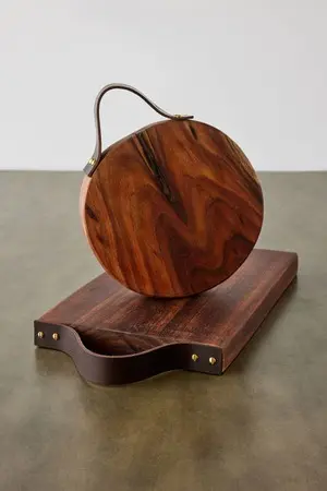 KANJU INTERIORS Round Wooden Cutting Board With Leather Strap - Natural
