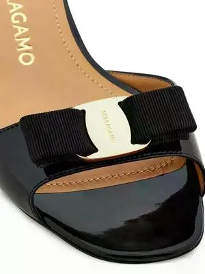 FERRAGAMO Vara Bow-detail Sandals - Black