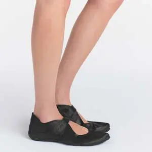 SKIMS Nikeskims Rift Satin Sneakers - Black
