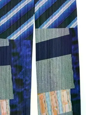Issey Miyake Striped-pattern Trousers - Blue