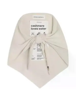 EXTREME CASHMERE X N°150 Witch Triangle Scarf - Neutrals