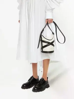 Alexander McQueen The Curve Bucket Bag - Neutrals