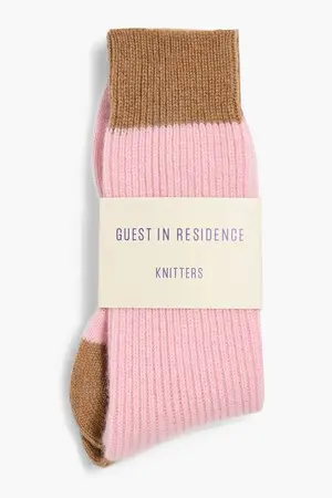 Guest In Residence Two-tone Ribbed Cashmere Socks