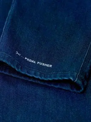Closed Pedal Pusher Jeans