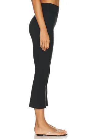 437 The Perfect Capri Pant