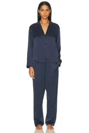 Lunya Washable Silk Long Sleeve Pant Pajama Set In Navy - Deep Blue