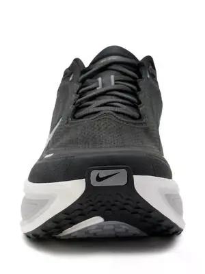 Nike Vomero Plus Sneakers