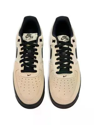 Nike Air Force Lv8 Sneakers