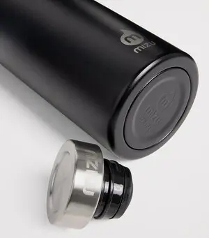 Vuori X Mizu S6 Wordmark Water Bottle - Black