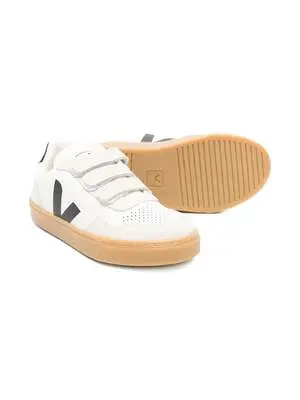 VEJA V-90 Sneakers