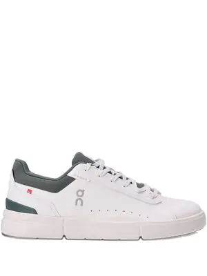 On The Roger Advantage Sneakers - White