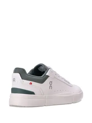 On The Roger Advantage Sneakers - White