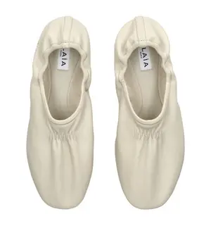 Alaïa Leather Scrunched Ballet Flats - Beige