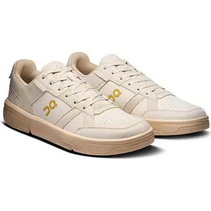 On The Roger Clubhouse Ace Sneaker - Sand/sand