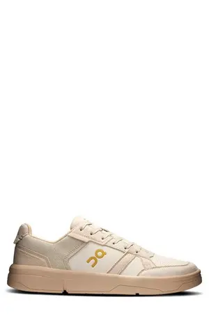 On The Roger Clubhouse Ace Sneaker - Sand/sand