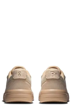 On The Roger Clubhouse Ace Sneaker - Sand/sand