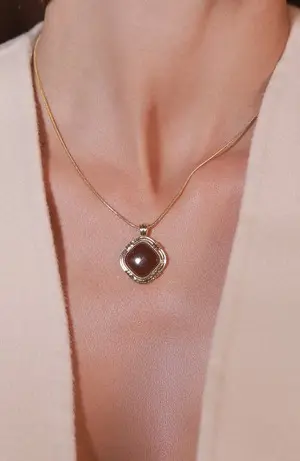 RETRO CHIC Square Agate Necklace