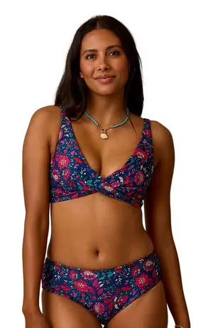Carve Designs Fischer Compression Dd Cup Top - Isla
