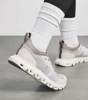 On Cloud Versa Trainers