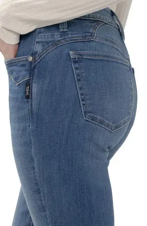SILVER JEANS CO. Elyse Bootcut Jeans